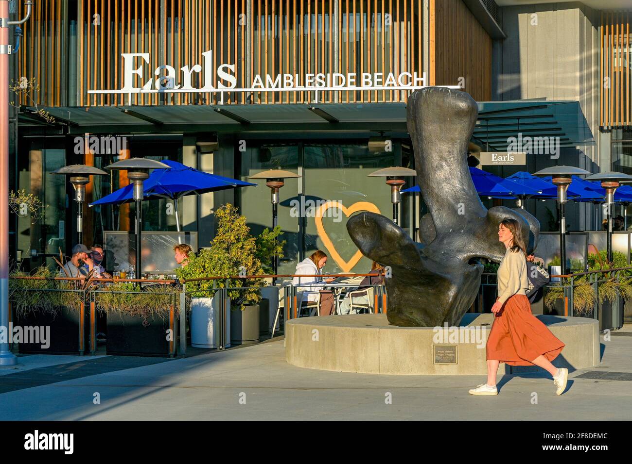 Whale restaurant hi-res stock photography and images - Alamy
