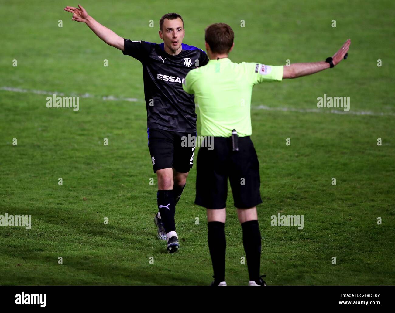 Football referee ollie yates hi-res stock photography and images - Alamy