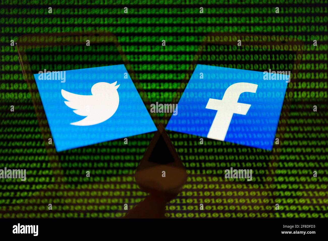 Twitter logo display computer screen hi-res stock photography and ...