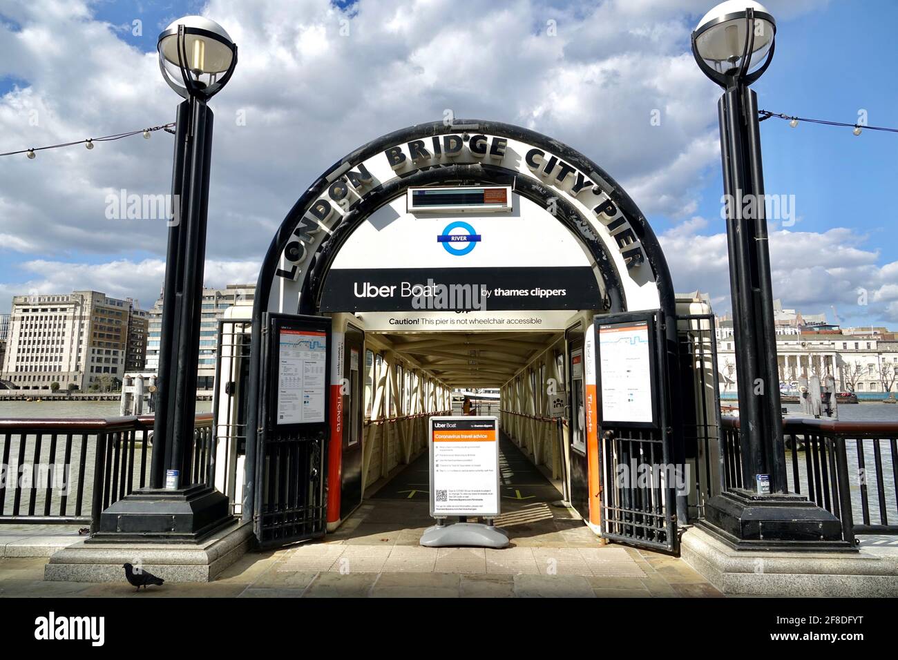London bridge city hi-res stock photography and images - Alamy
