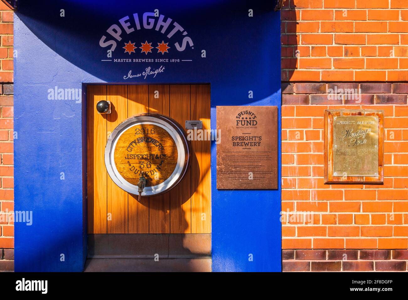 Speights beer hi-res stock photography and images - Alamy
