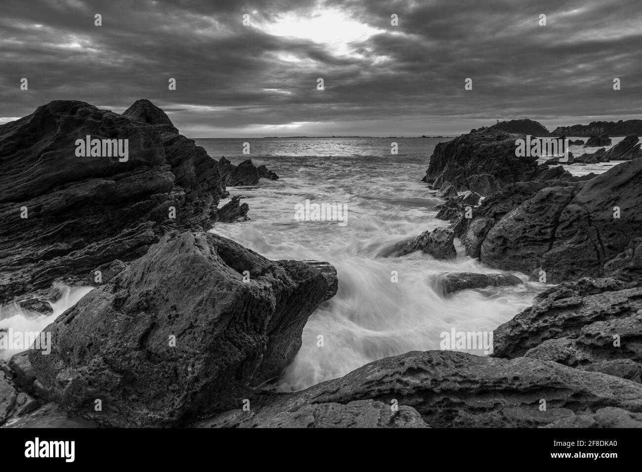 Incoming wave hi-res stock photography and images - Alamy