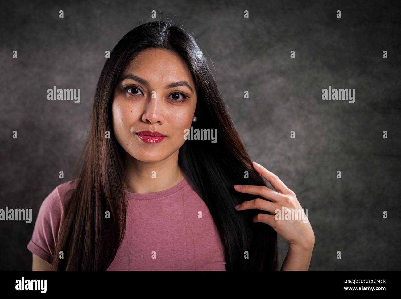 Portrait of a pretty Asian woman Stock Photo - Alamy