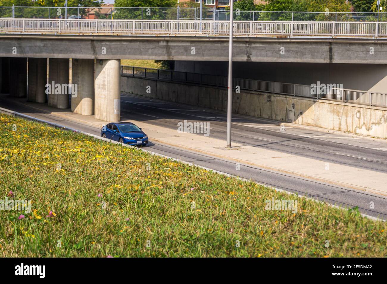 Highway green crosswalk bridge hi-res stock photography and images - Alamy