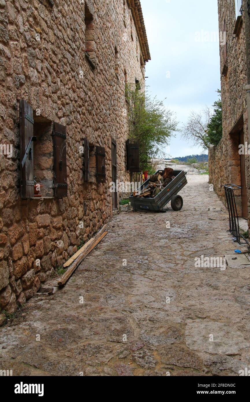 Broken cart hi-res stock photography and images - Alamy