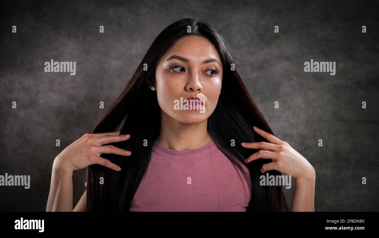 Portrait of a pretty Asian woman Stock Photo - Alamy