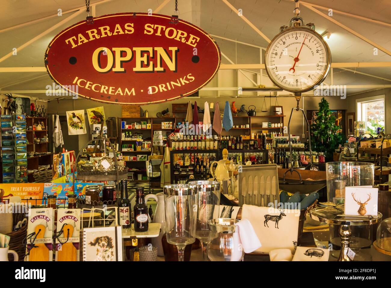 Small town country store interior hi-res stock photography and images ...