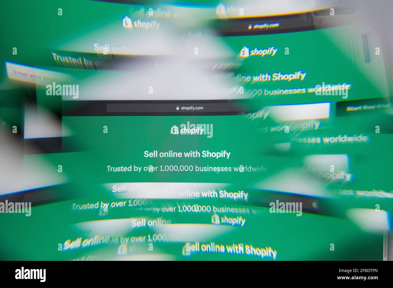 Shopify logo hi-res stock photography and images - Alamy