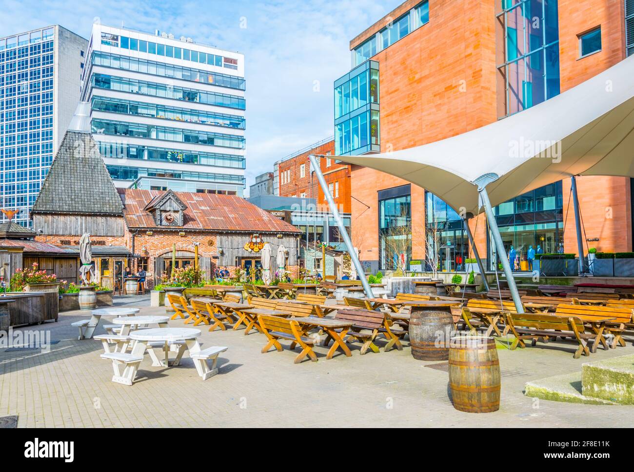 Manchester street view terrace hi-res stock photography and images - Alamy