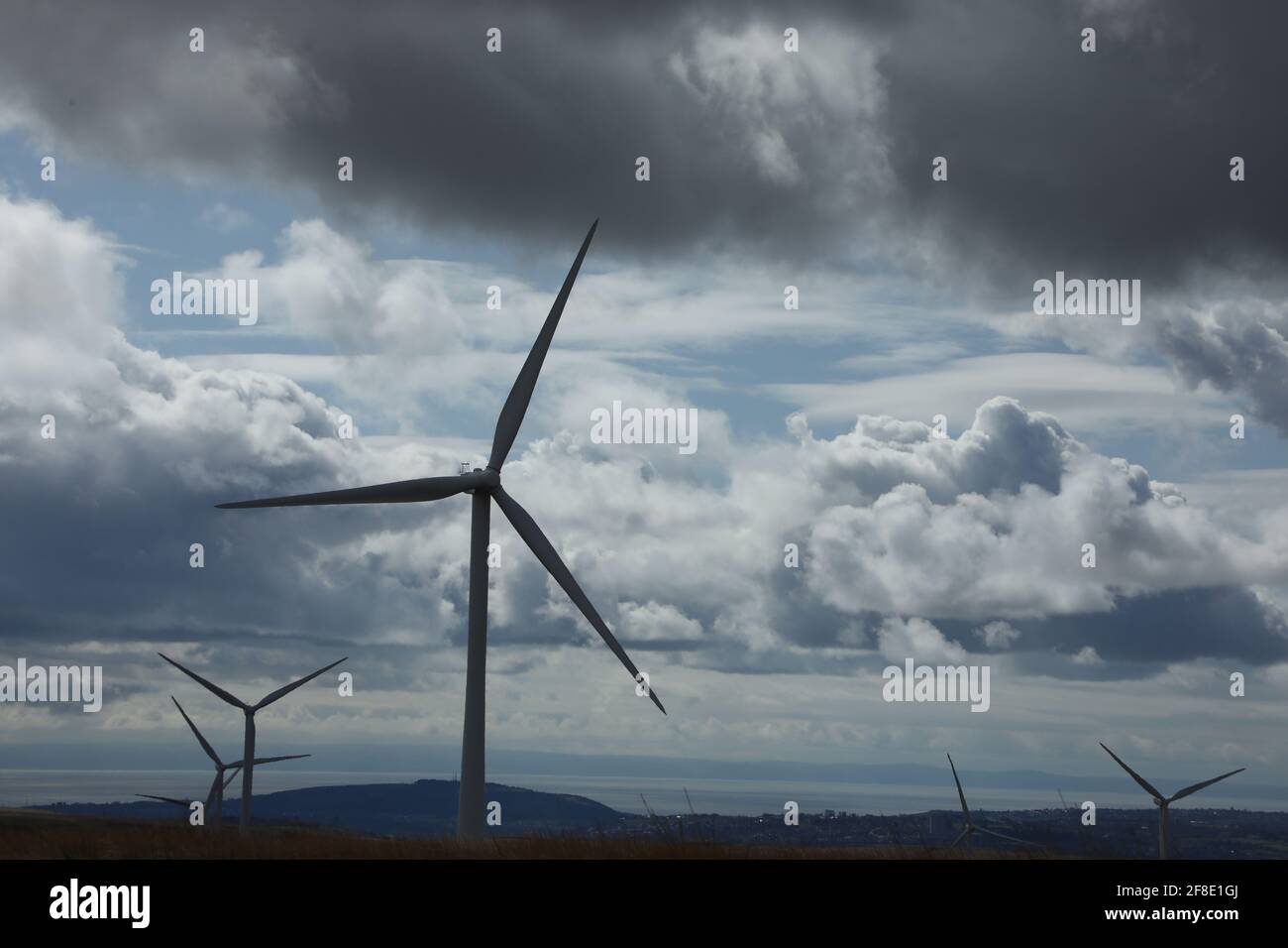 Wind turbine construction storm hi-res stock photography and images - Alamy