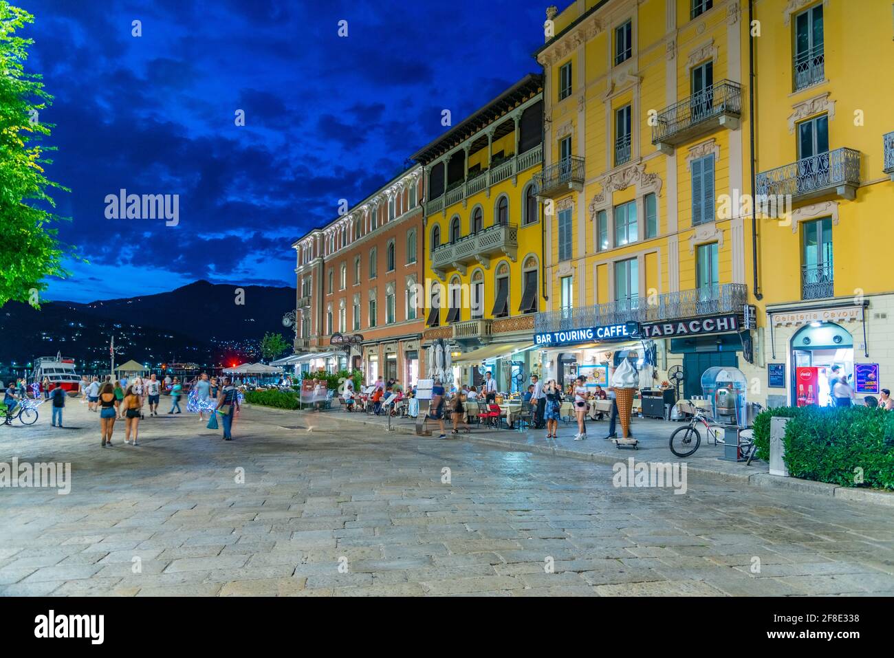 Piazza cavour como lombardy hi-res stock photography and images - Alamy