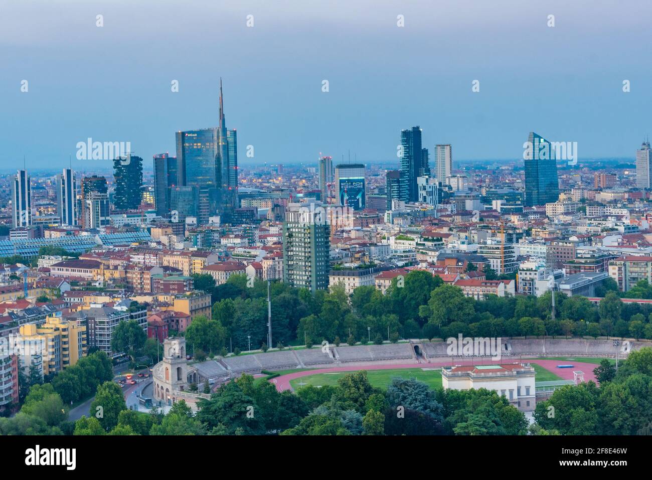 Downtown milano hi-res stock photography and images - Alamy