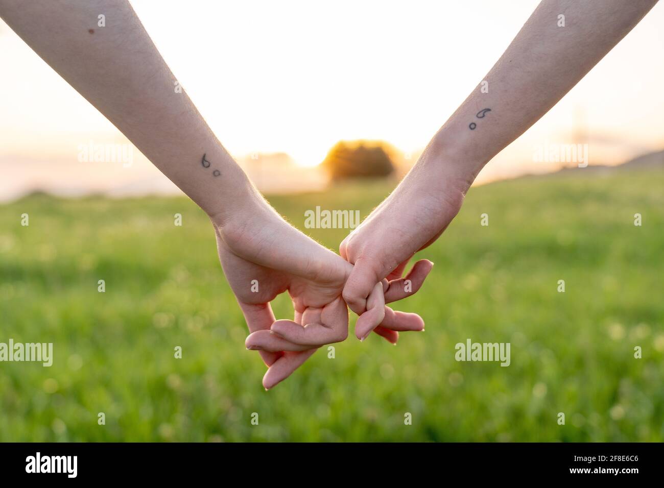 Couple swear hi-res stock photography and images - Alamy