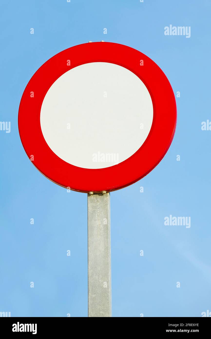 Blank Speed Limit or No Entry Stock Photo - Alamy