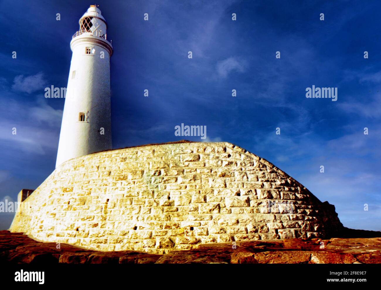 Whitley Bay lighthouse on St. Mary’s Island Stock Photo - Alamy