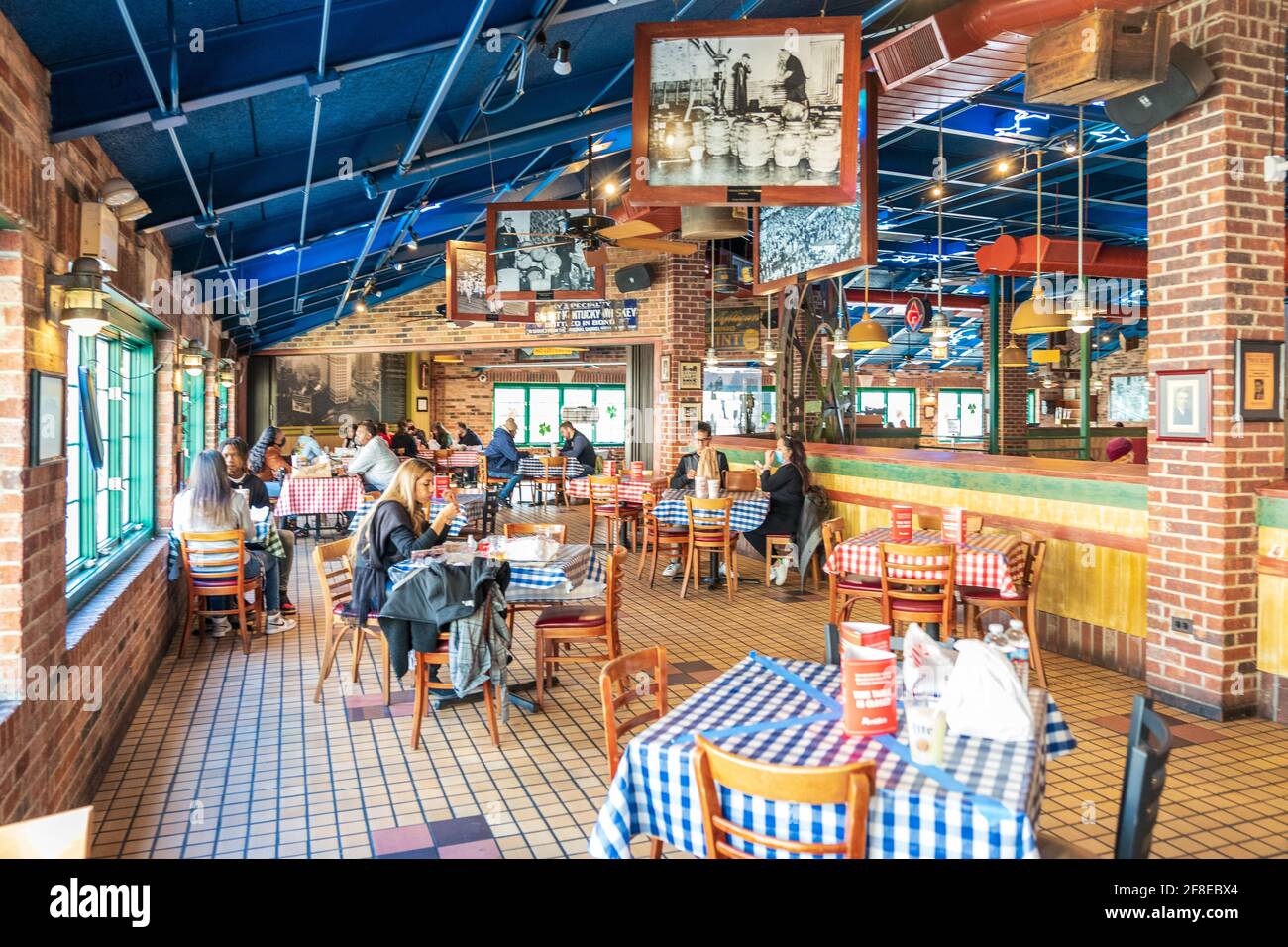 Chicago tourist attractions hi-res stock photography and images - Alamy