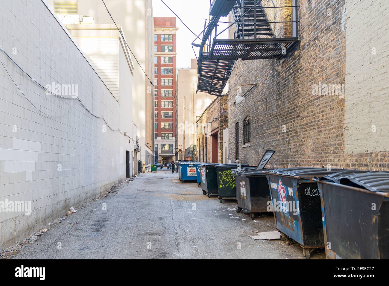 An Isolated Alleyway in Downtown Chicago Stock Photo - Alamy