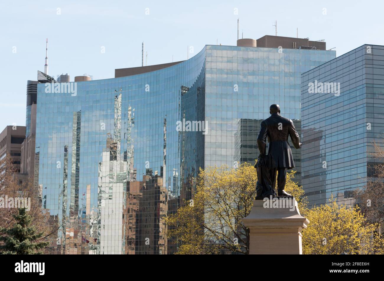 Behind a plinth hi-res stock photography and images - Alamy