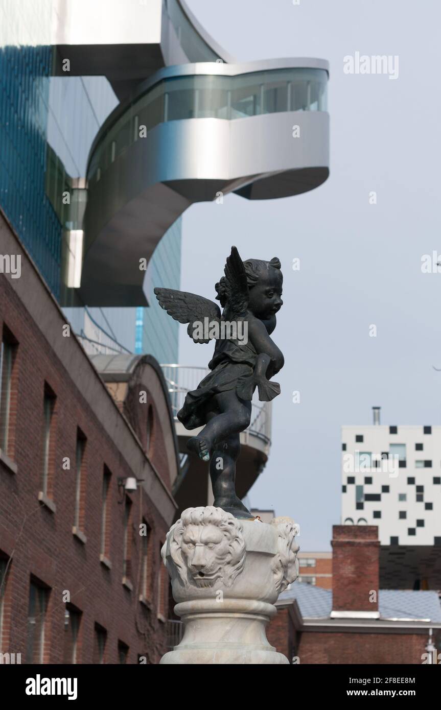 Signy Eaton Fountain, Art Gallery of Ontario Stock Photo - Alamy