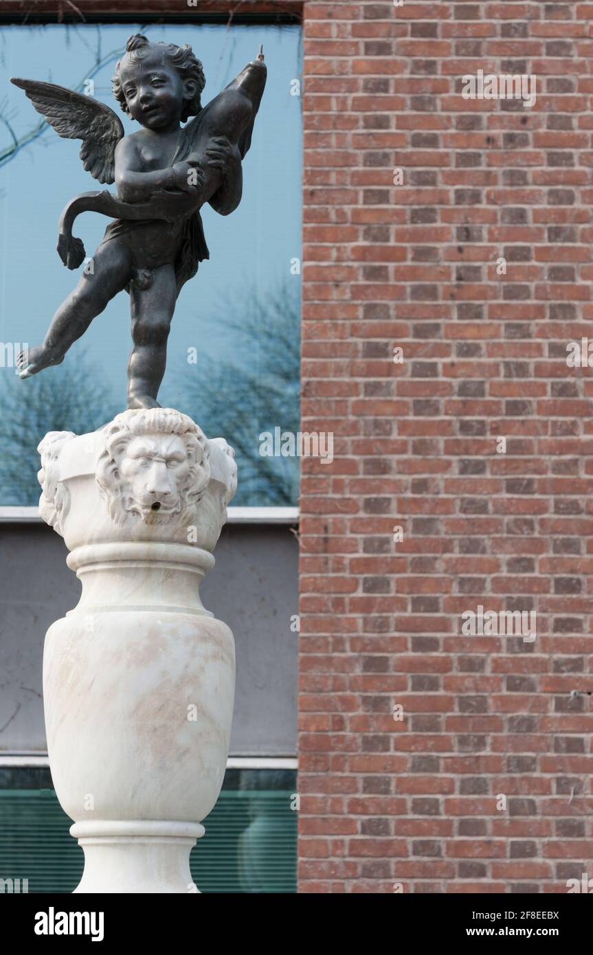 Signy Eaton Fountain, Art Gallery of Ontario Stock Photo - Alamy