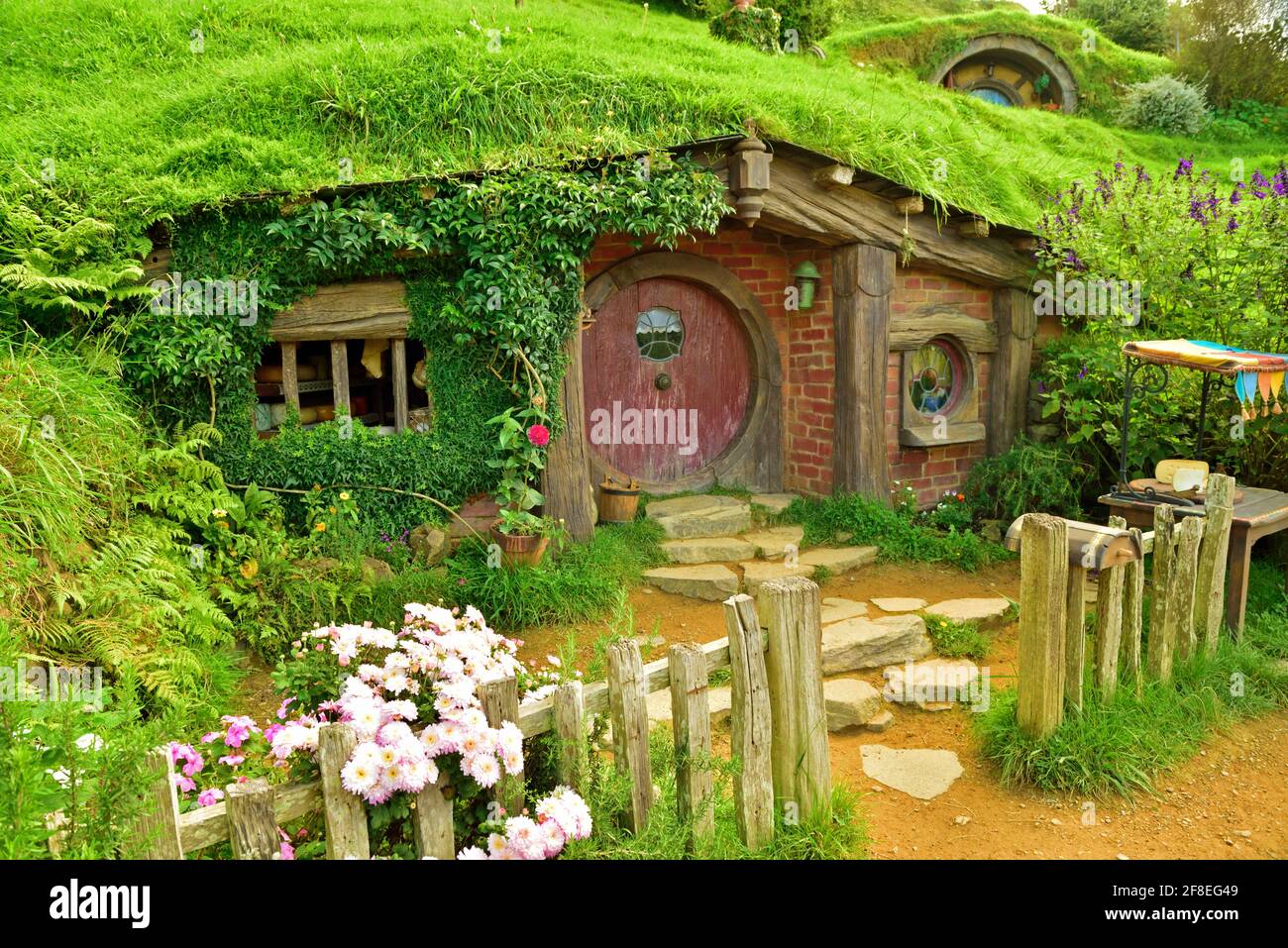 Lord if the ring tour hi-res stock photography and images - Alamy