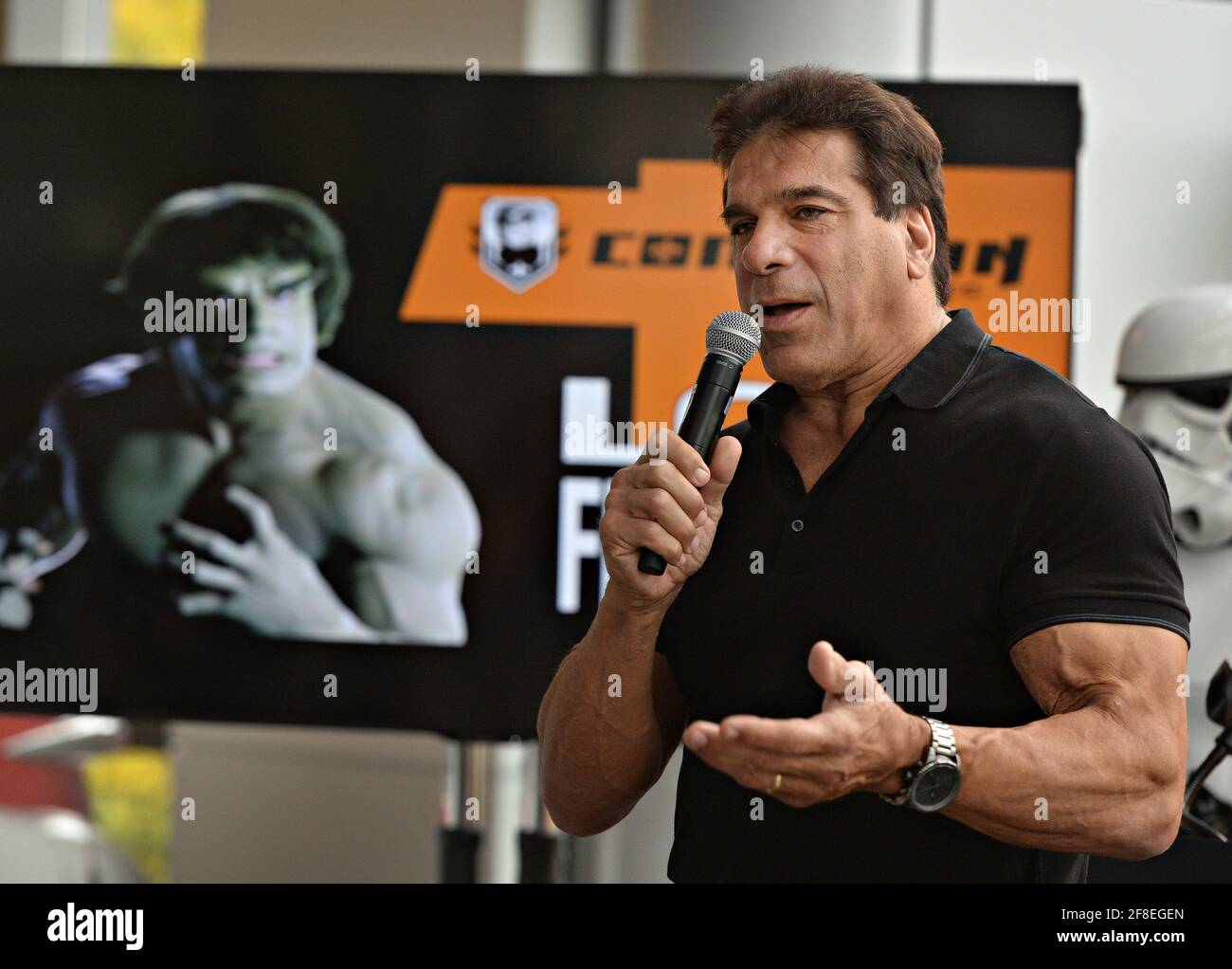 Lou ferrigno as the 'hulk hi-res stock photography and images - Alamy
