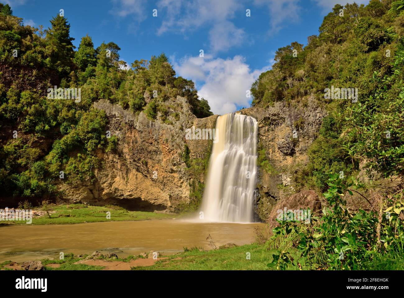 The Hunua Falls are on the Wairoa River in the Auckland Region of New ...
