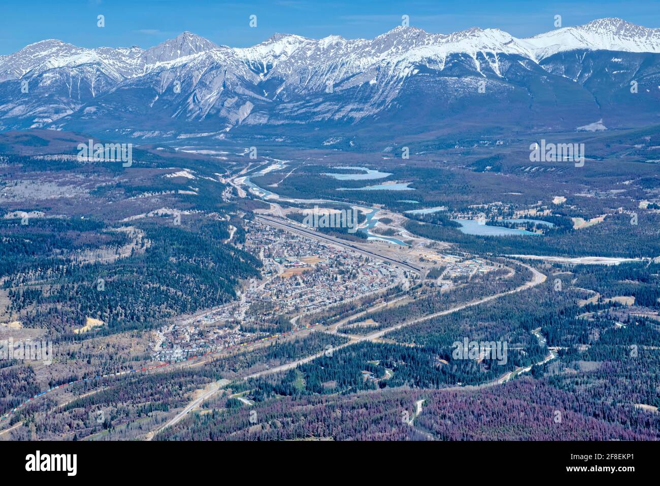 Pyramid lake road jasper national park hi-res stock photography and ...