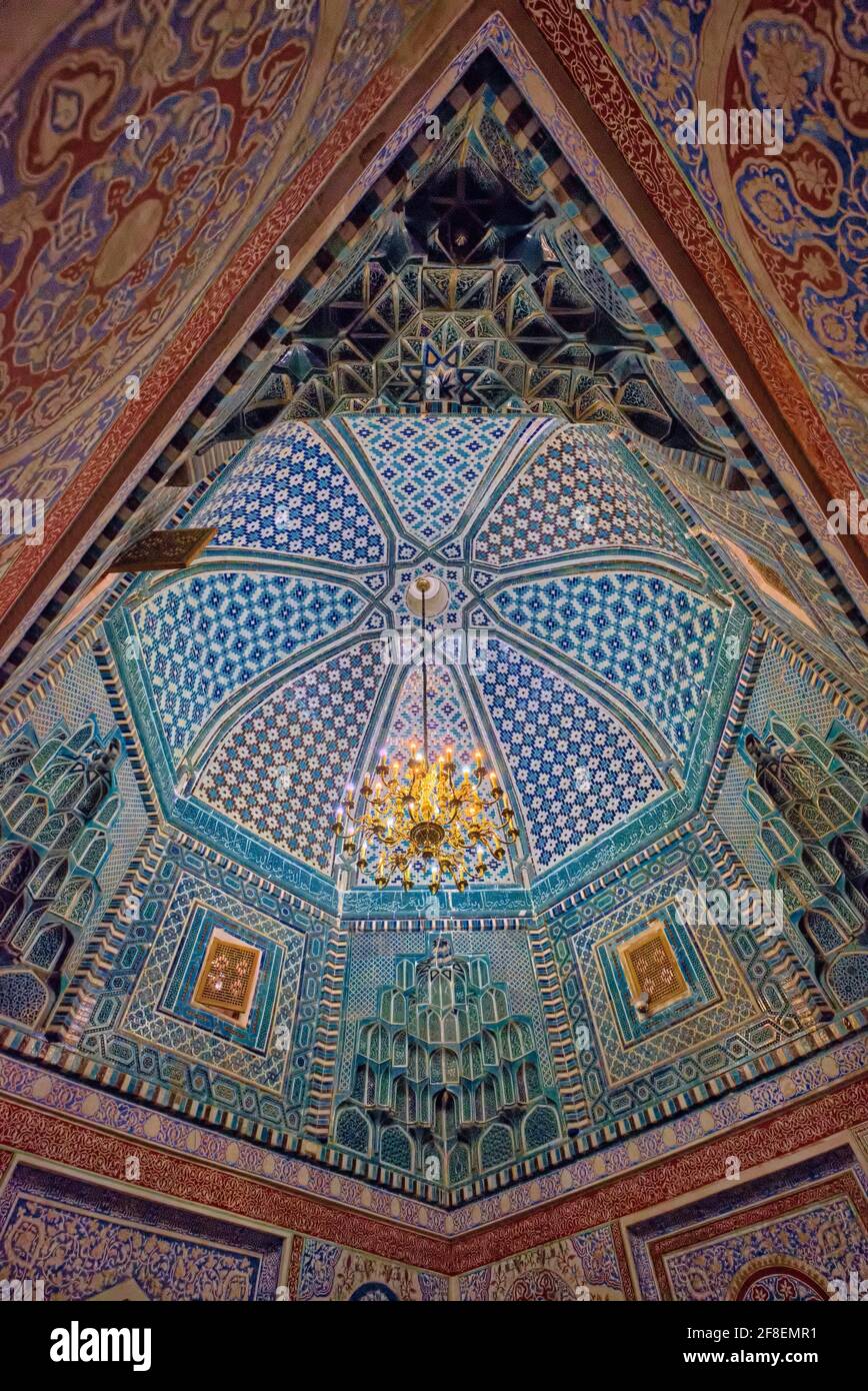 Tile mosaic mihrab hi-res stock photography and images - Alamy