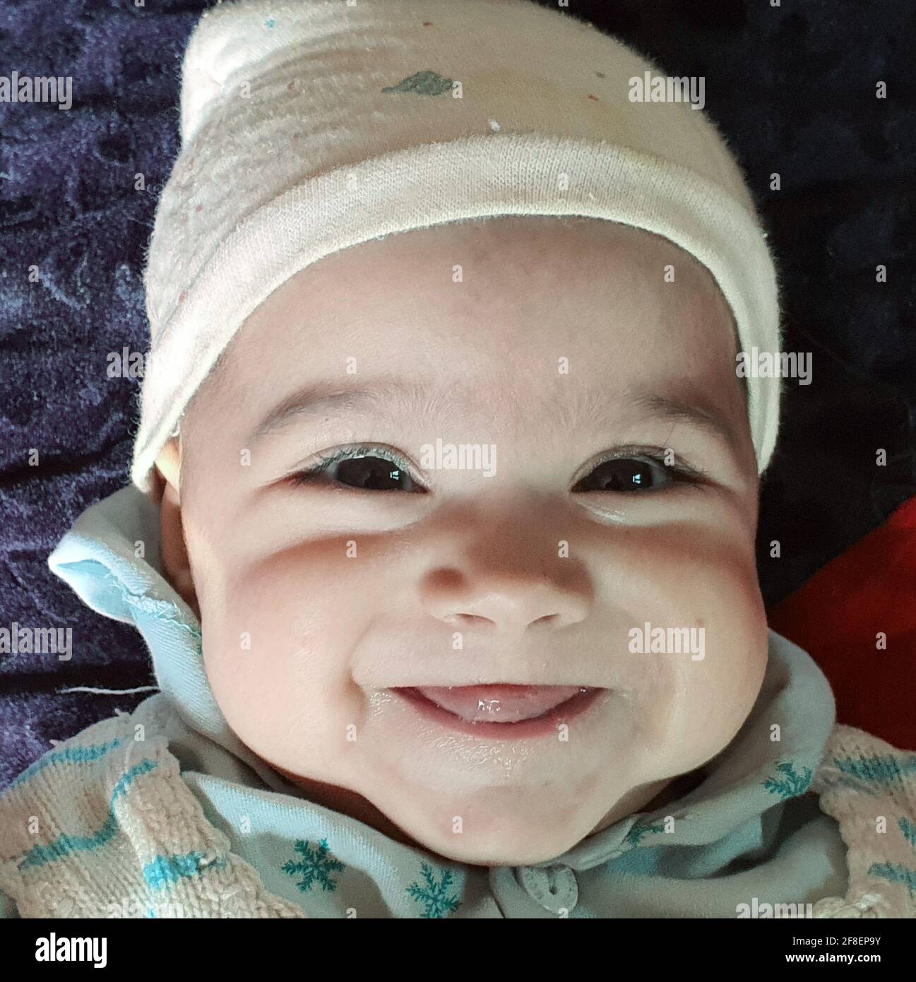 Rolling face hi-res stock photography and images - Alamy