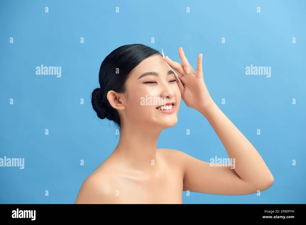 Oil blotting paper hi-res stock photography and images - Alamy