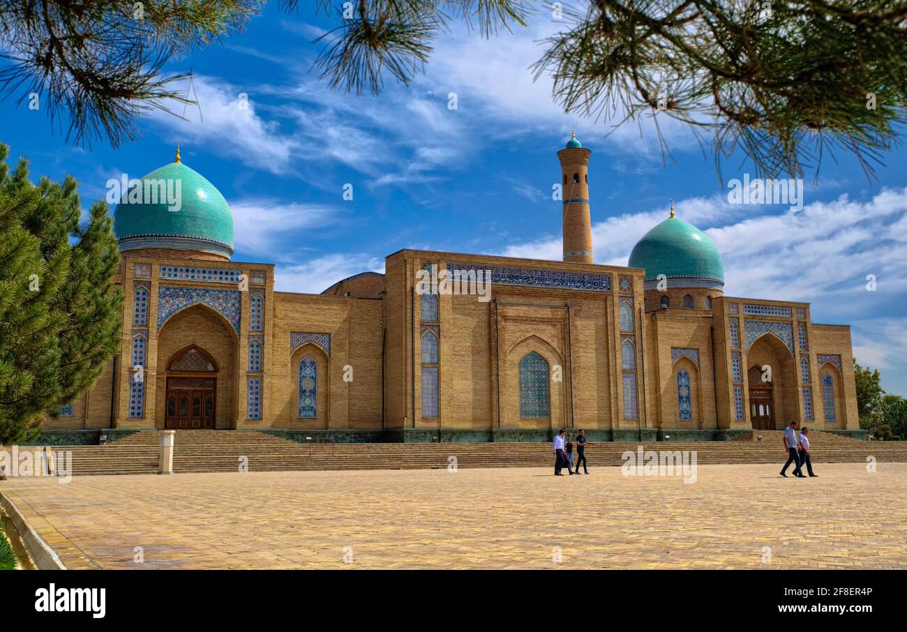 Traditional uzbek buildings hi-res stock photography and images - Alamy