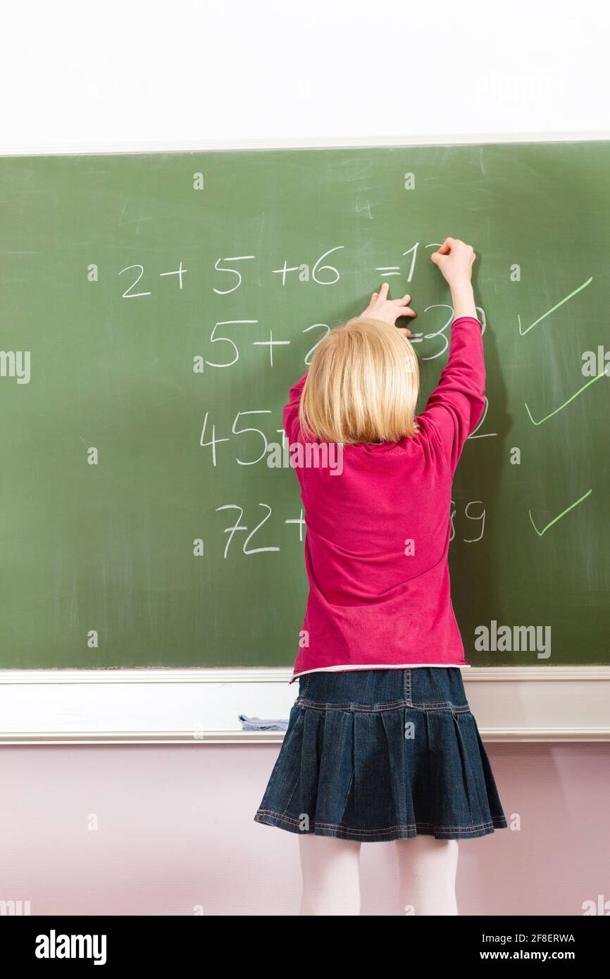 Grade school classroom maths group hi-res stock photography and images ...