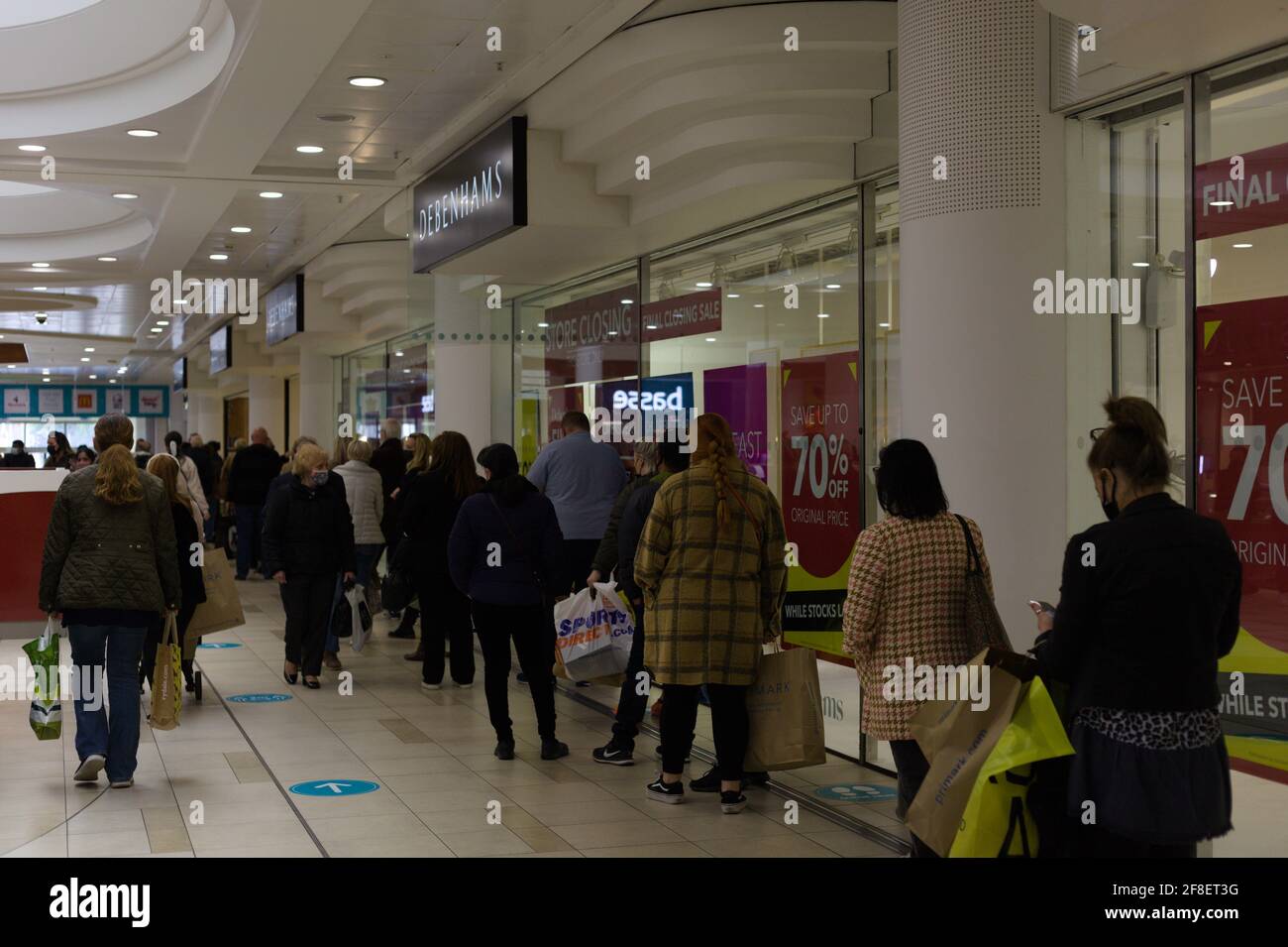 Basildon shopping centre essex hi-res stock photography and images - Alamy
