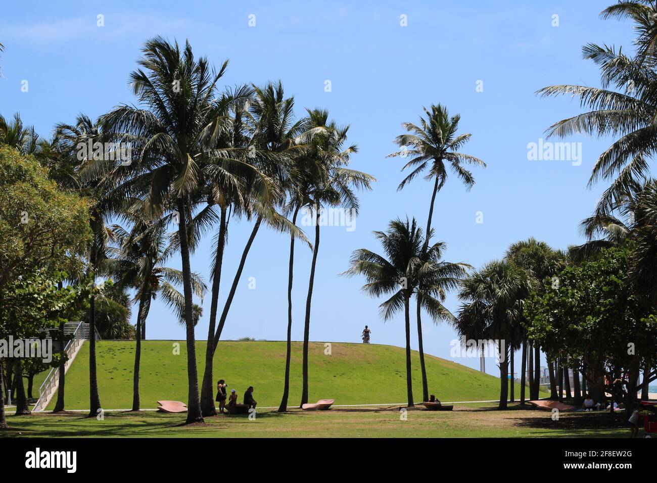 Miami beach spring break hi-res stock photography and images - Alamy
