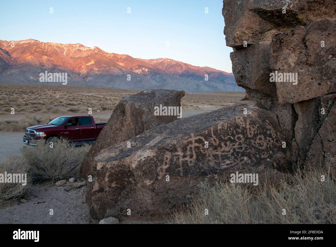 Mono indian and native american hi-res stock photography and images - Alamy