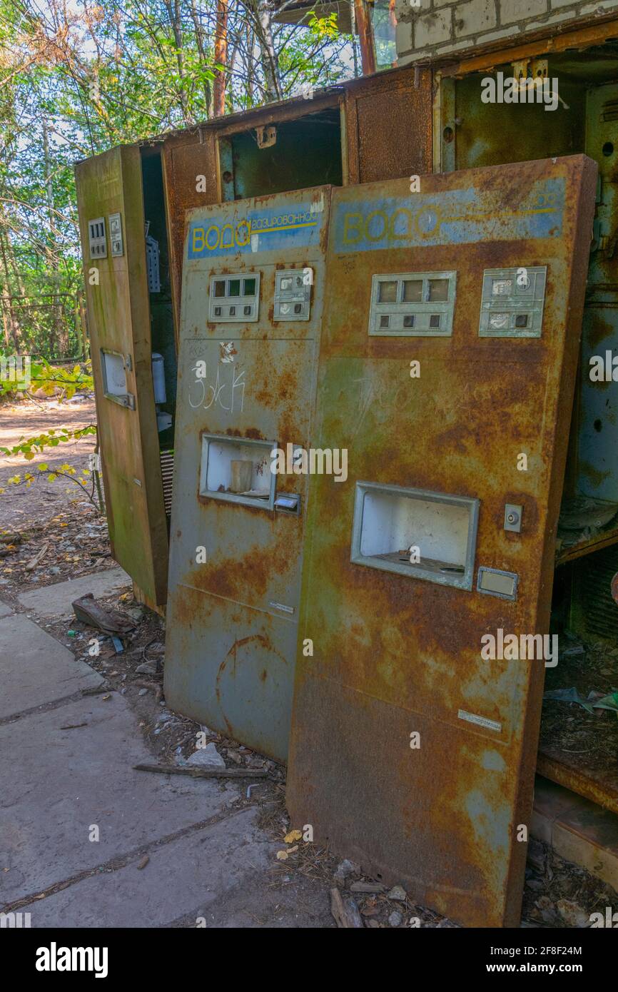 Broken vending machines in Pripyat, Ukraine Stock Photo - Alamy