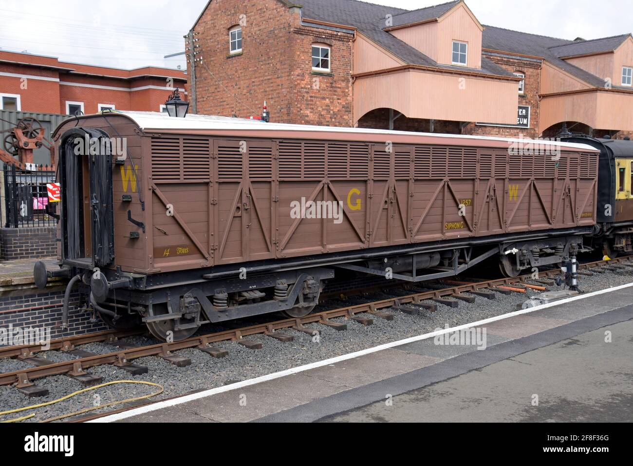 Gwr siphon hi-res stock photography and images - Alamy