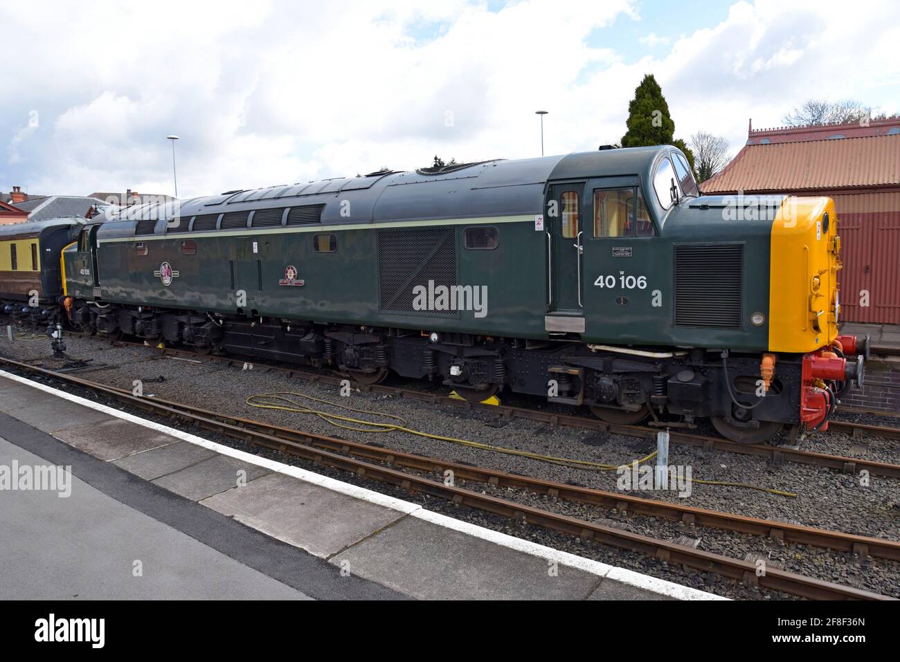 Class 40 diesel locomotive hi-res stock photography and images - Alamy