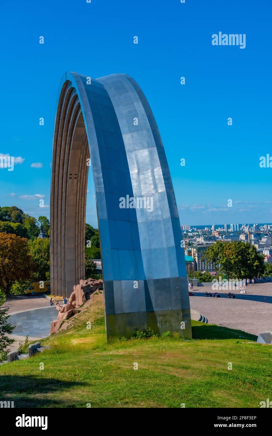 Friendship of the nations arch in Kiev, Ukraine Stock Photo - Alamy