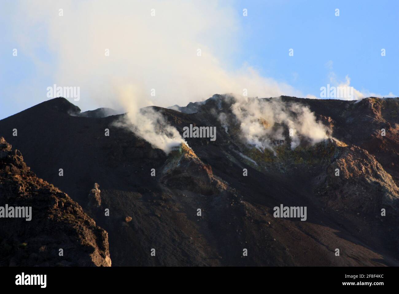 The summit of Stromboli volcano, Italy Stock Photo - Alamy