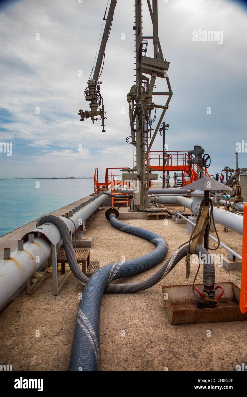 Oil terminal arm hi-res stock photography and images - Alamy