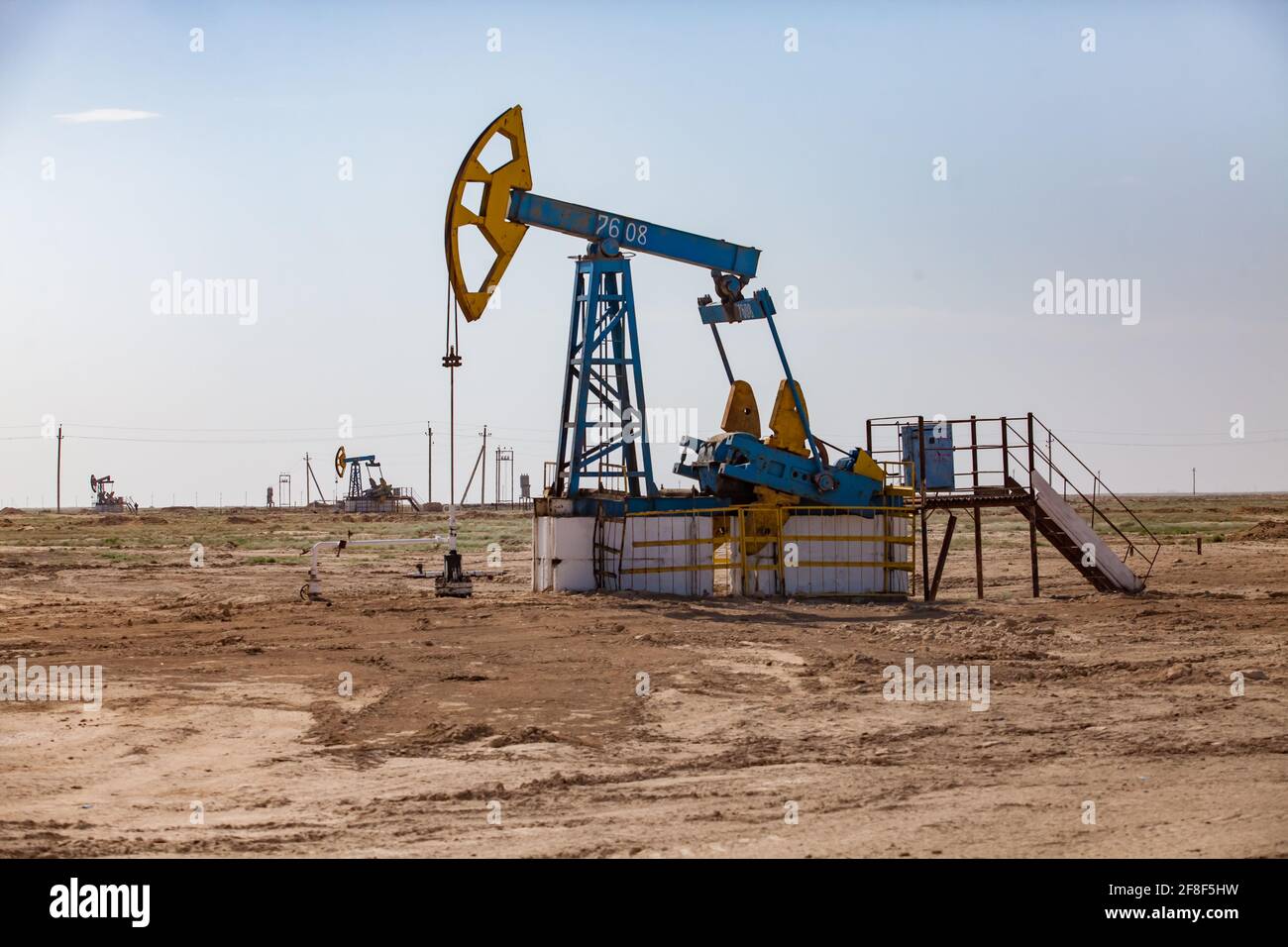 Kazakhstan oil platform hi-res stock photography and images - Alamy