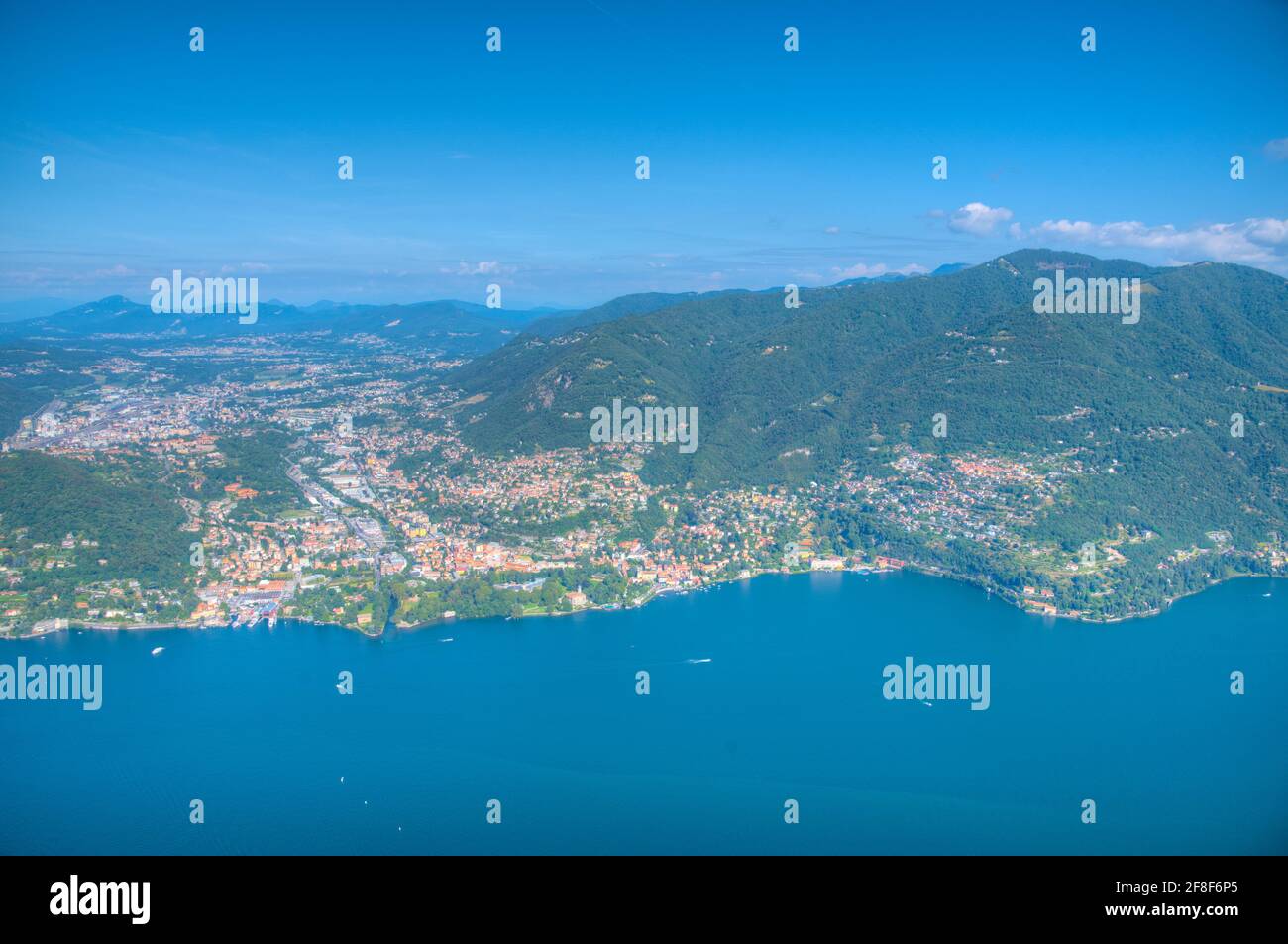 Como cernobbio lakefront hi-res stock photography and images - Alamy