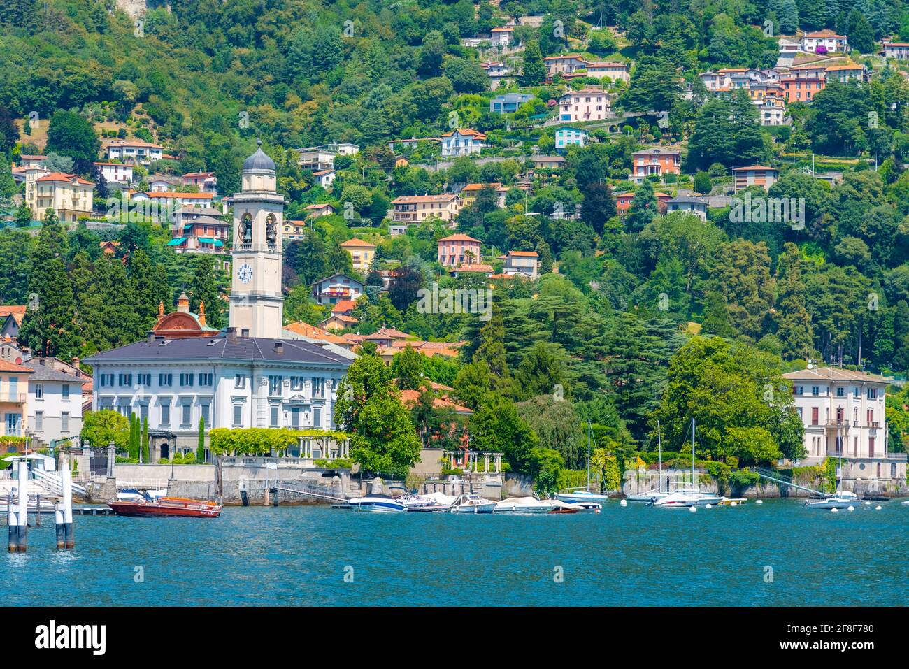 Como cernobbio lakefront hi-res stock photography and images - Alamy