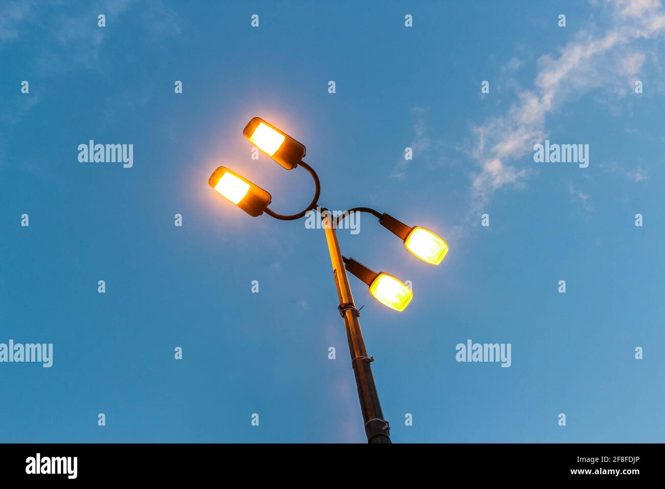 Street light vector hi-res stock photography and images - Alamy