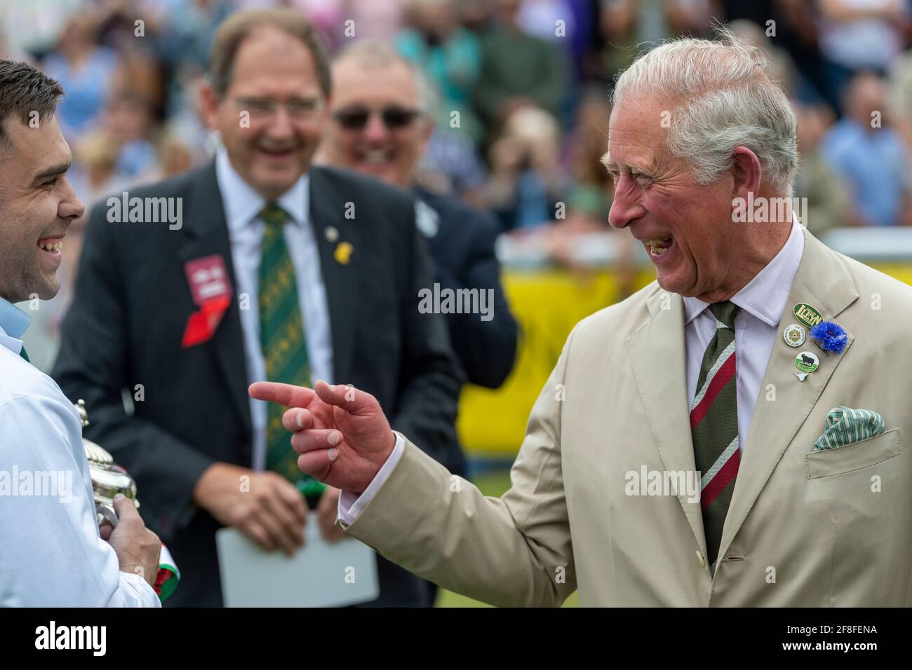 Royal prince charles smiling prince of wales prince charles hi-res ...
