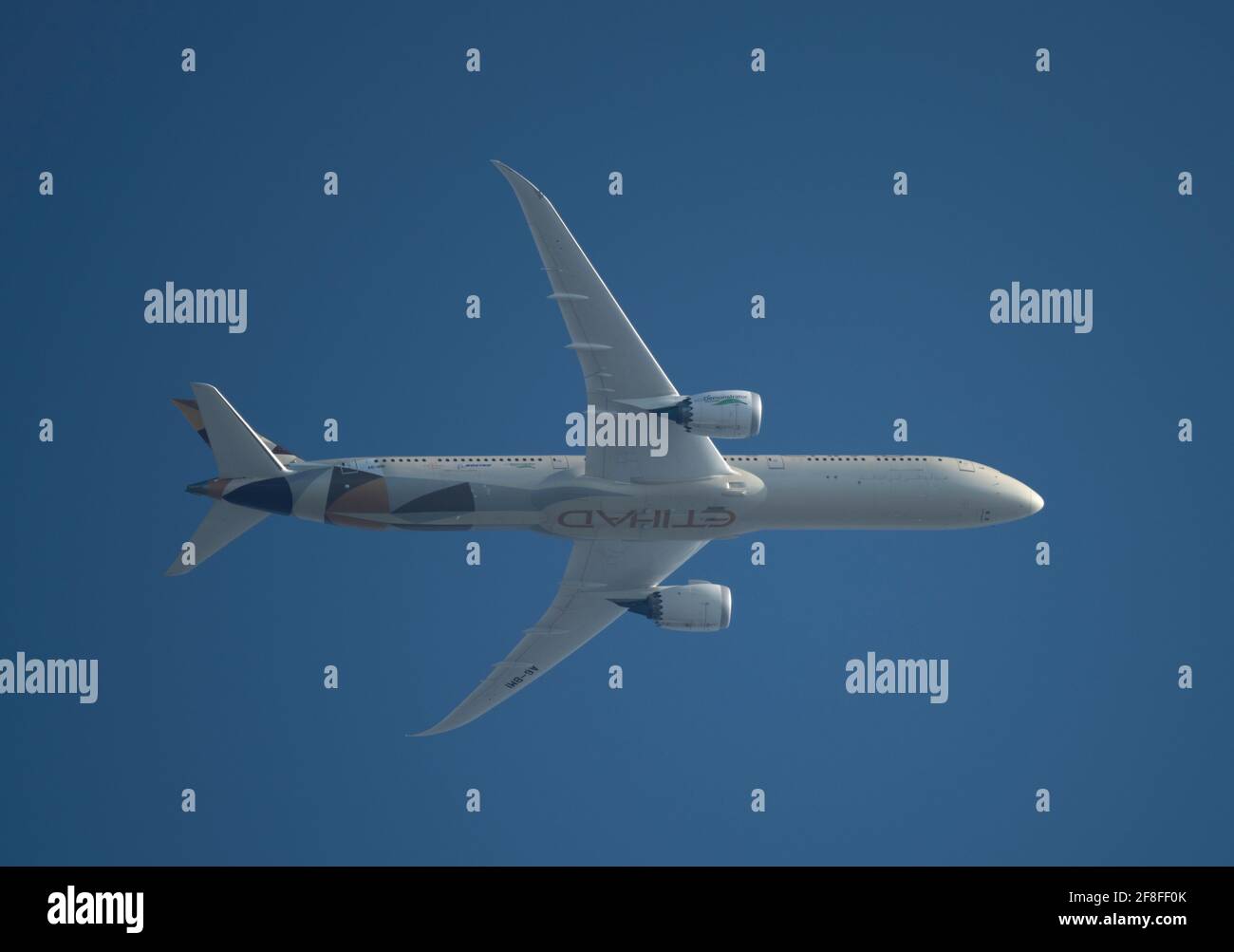 Etihad Airways Boeing 787 Dreamliner A6-BMI leaves London Heathrow for ...