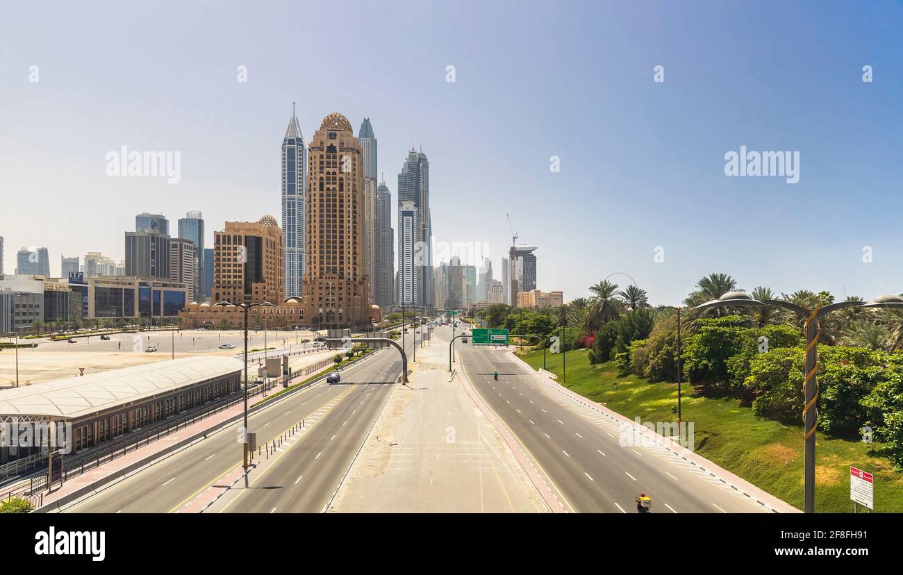 Car speeding road uae hi-res stock photography and images - Alamy