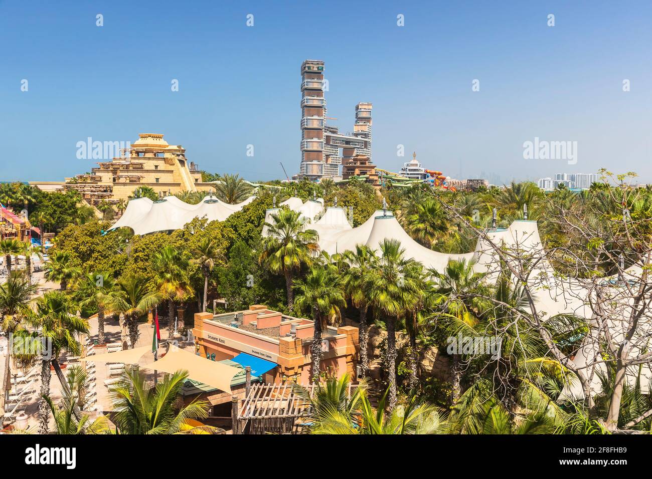 Aquaventure waterpark atlantis resort dubai hi-res stock photography ...
